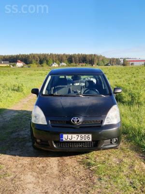 Black Toyota Corolla Verso 2006 in Riga, with an engine capacity of 2.20 L and mileage of 325 thousand km for 2050 €, photo  on AUTOMOTO.COM.LV