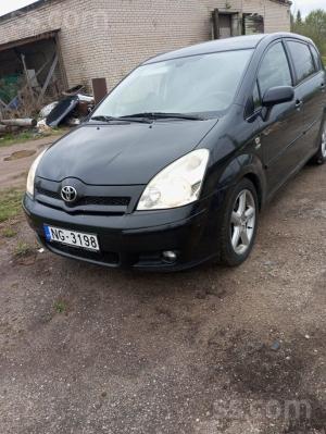 Black Toyota Corolla Verso 2006 in Jelgava, with an engine capacity of 2.20 L and mileage of 335 thousand km for 1500 €, photo  on AUTOMOTO.COM.LV
