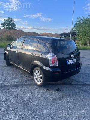 Melns Toyota Corolla Verso 2006 Rēzekne, ar dzinēja tilpumu 2.00 L un nobraukumu 289 tūkst. km par 2200 €, foto 3 vietnē AUTOMOTO.COM.LV