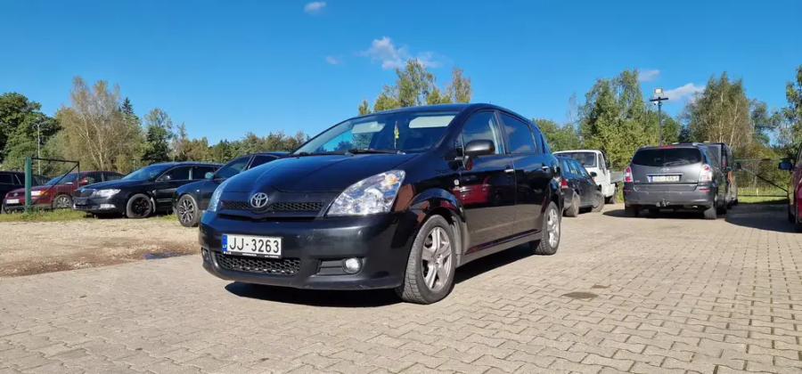 Melns Toyota Corolla Verso 2006 Valmiera, ar dzinēja tilpumu 2.20 L un nobraukumu 300 tūkst. km par 1850 €, foto 7 vietnē AUTOMOTO.COM.LV