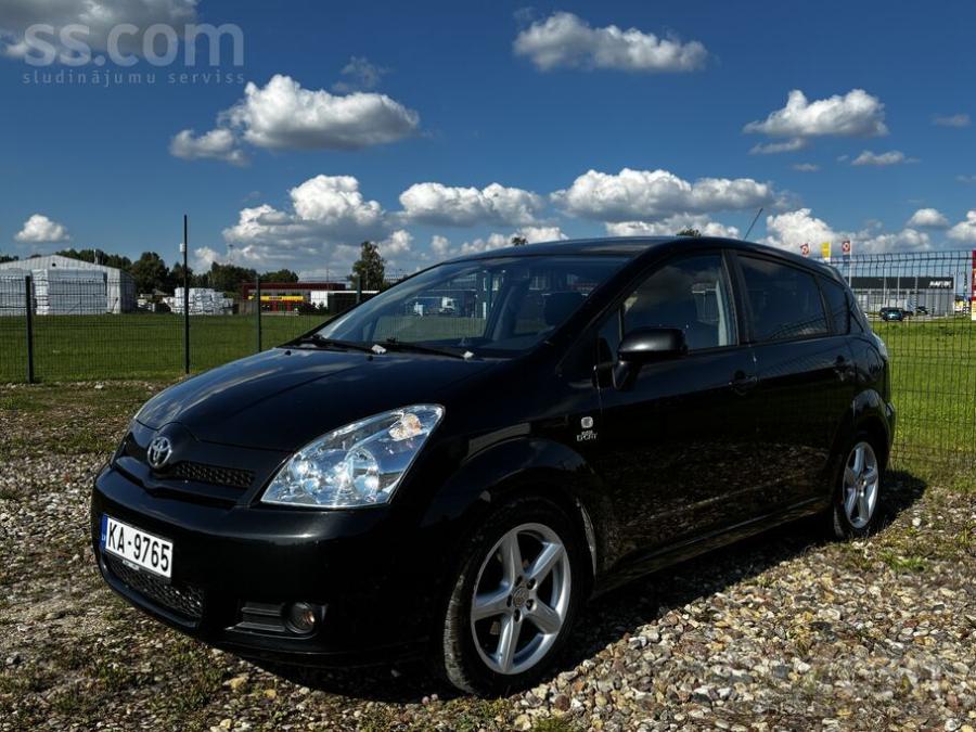 Melns Toyota Corolla Verso 2006 Saldus, ar dzinēja tilpumu 2.20 L un nobraukumu 250 tūkst. km par 1850 €, foto 1 vietnē AUTOMOTO.COM.LV