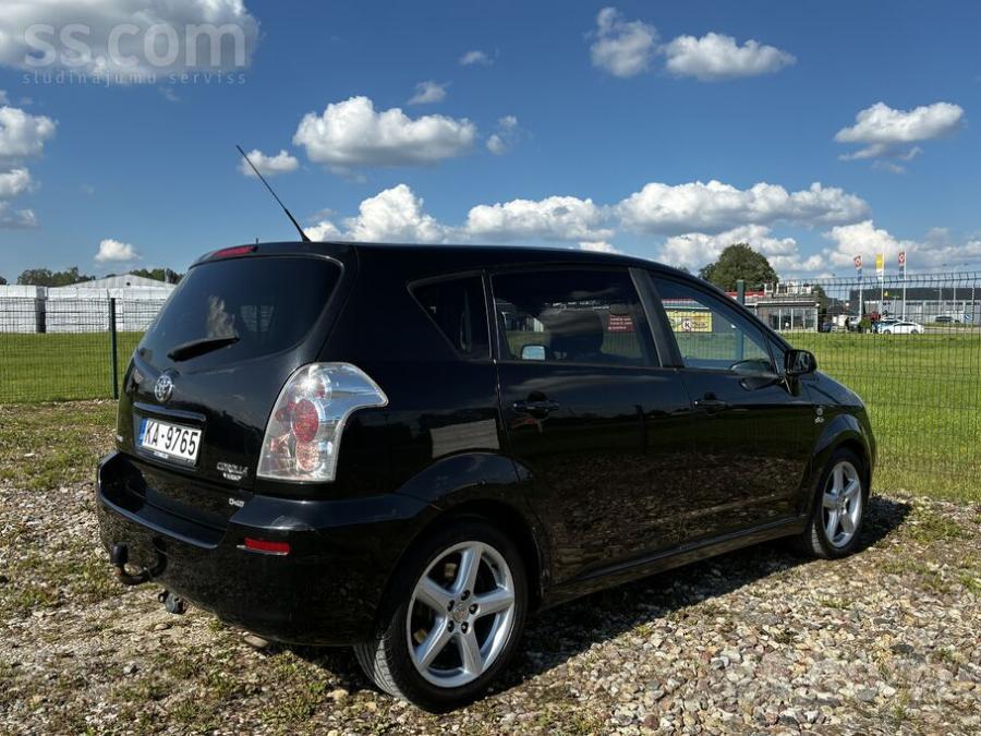 Melns Toyota Corolla Verso 2006 Saldus, ar dzinēja tilpumu 2.20 L un nobraukumu 250 tūkst. km par 1850 €, foto 3 vietnē AUTOMOTO.COM.LV
