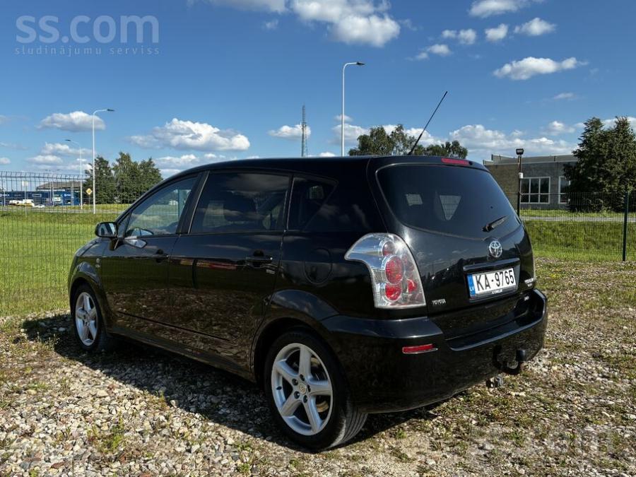 Melns Toyota Corolla Verso 2006 Saldus, ar dzinēja tilpumu 2.20 L un nobraukumu 250 tūkst. km par 1850 €, foto 5 vietnē AUTOMOTO.COM.LV
