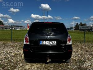 Melns Toyota Corolla Verso 2006 Saldus, ar dzinēja tilpumu 2.20 L un nobraukumu 250 tūkst. km par 1850 €, foto 7 vietnē AUTOMOTO.COM.LV