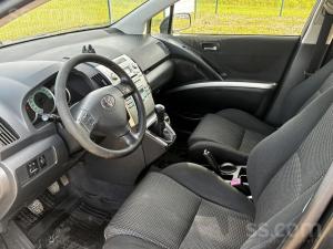 Melns Toyota Corolla Verso 2006 Saldus, ar dzinēja tilpumu 2.20 L un nobraukumu 250 tūkst. km par 1850 €, foto 9 vietnē AUTOMOTO.COM.LV