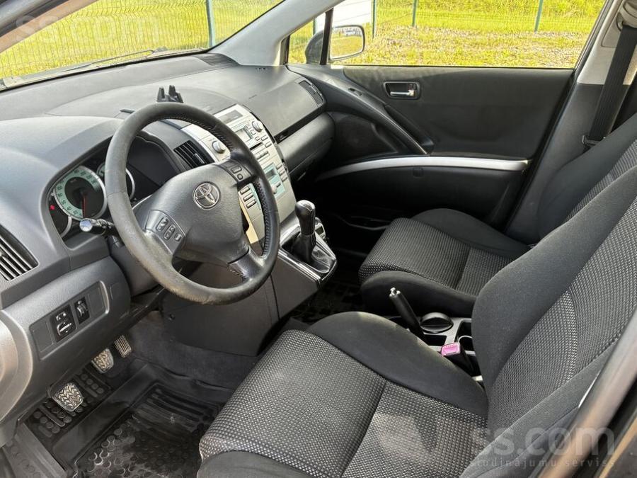 Melns Toyota Corolla Verso 2006 Saldus, ar dzinēja tilpumu 2.20 L un nobraukumu 250 tūkst. km par 1850 €, foto 9 vietnē AUTOMOTO.COM.LV