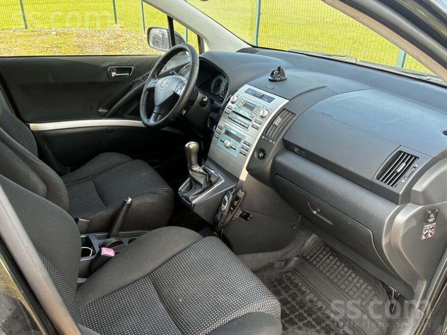Melns Toyota Corolla Verso 2006 Saldus, ar dzinēja tilpumu 2.20 L un nobraukumu 250 tūkst. km par 1850 €, foto 12 vietnē AUTOMOTO.COM.LV