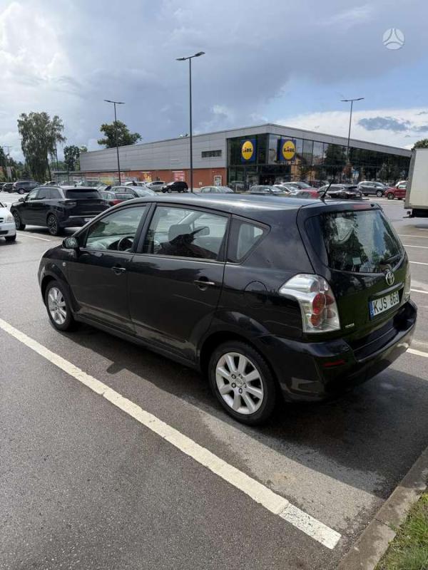 Melns Toyota Corolla Verso 2006 Šilutė, ar dzinēja tilpumu 2.23 L un nobraukumu 275 tūkst. km par 1300 €, foto 2 vietnē AUTOMOTO.COM.LV