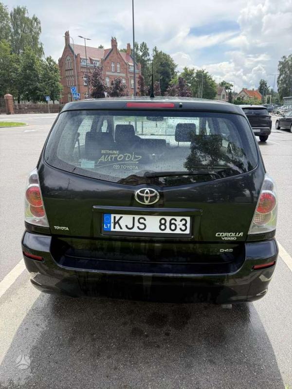 Melns Toyota Corolla Verso 2006 Šilutė, ar dzinēja tilpumu 2.23 L un nobraukumu 275 tūkst. km par 1300 €, foto 5 vietnē AUTOMOTO.COM.LV