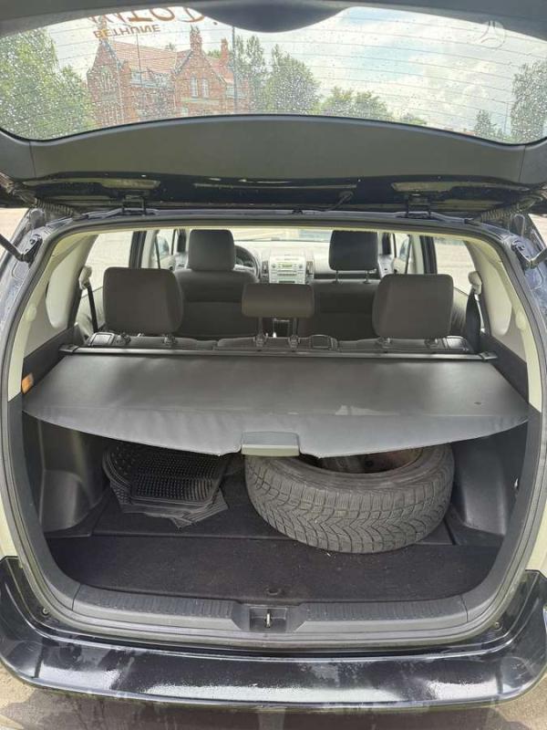 Melns Toyota Corolla Verso 2006 Šilutė, ar dzinēja tilpumu 2.23 L un nobraukumu 275 tūkst. km par 1300 €, foto 6 vietnē AUTOMOTO.COM.LV