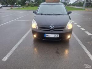 Melns Toyota Corolla Verso 2006 Plungė, ar dzinēja tilpumu 2.20 L un nobraukumu 304 tūkst. km par 1650 €, foto 1 vietnē AUTOMOTO.COM.LV