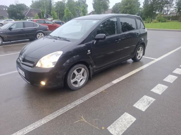 Toyota Corolla Verso 2006 Plungė vietnē Melns Toyota Corolla Verso 2006 Plungė, ar dzinēja tilpumu 2.20 L un nobraukumu 304 tūkst. km par 1650 €, foto 3 vietnē AUTOMOTO.COM.LV