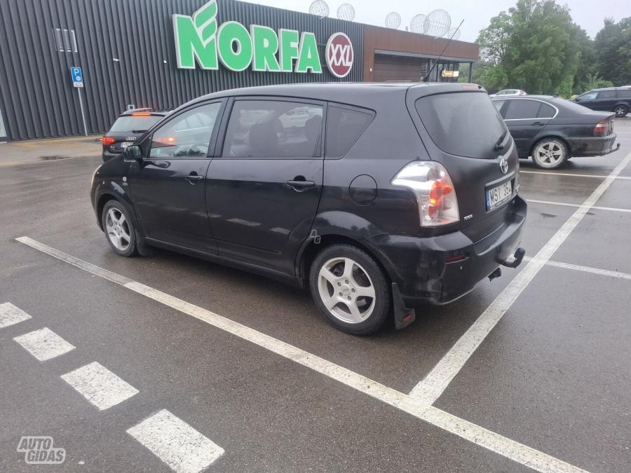 Melns Toyota Corolla Verso 2006 Plungė, ar dzinēja tilpumu 2.20 L un nobraukumu 304 tūkst. km par 1650 €, foto 6 vietnē AUTOMOTO.COM.LV
