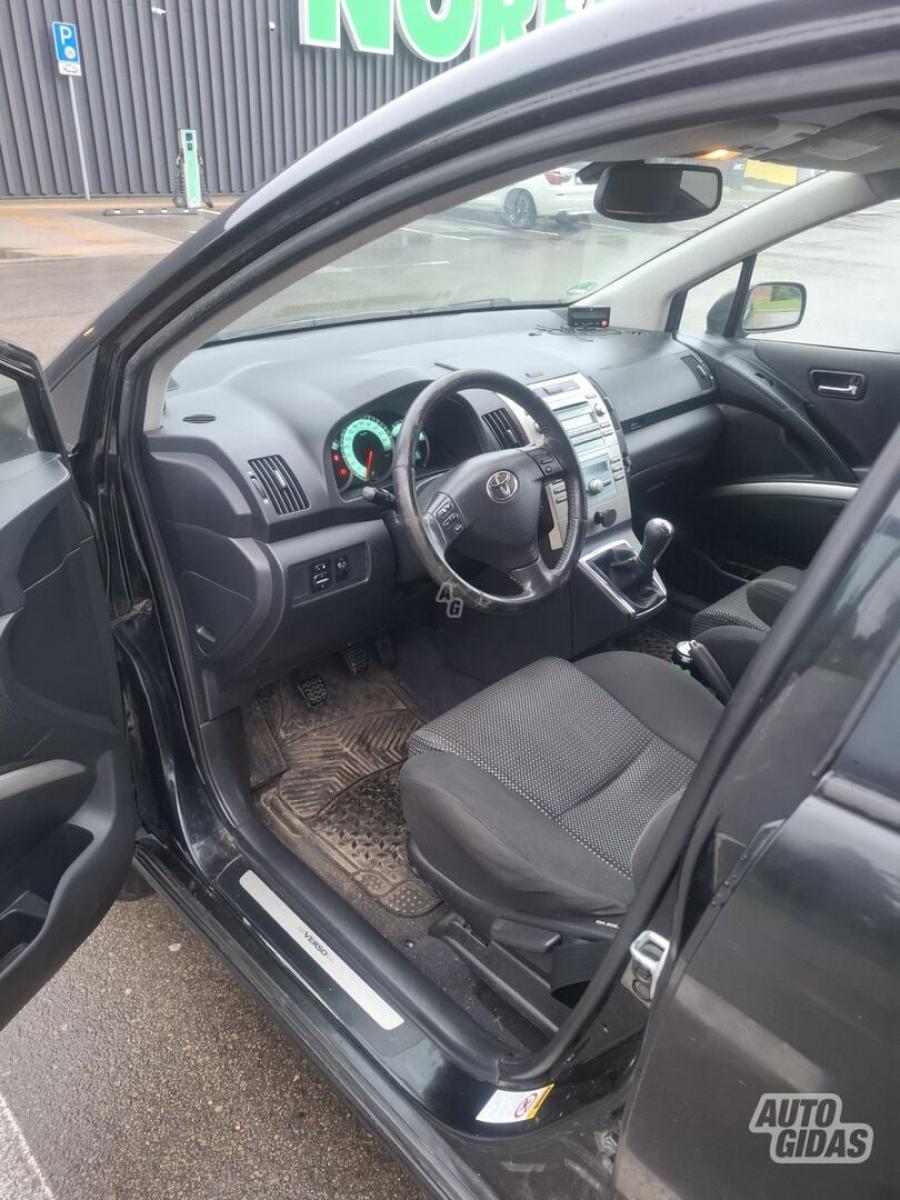 Melns Toyota Corolla Verso 2006 Plungė, ar dzinēja tilpumu 2.20 L un nobraukumu 304 tūkst. km par 1650 €, foto 7 vietnē AUTOMOTO.COM.LV