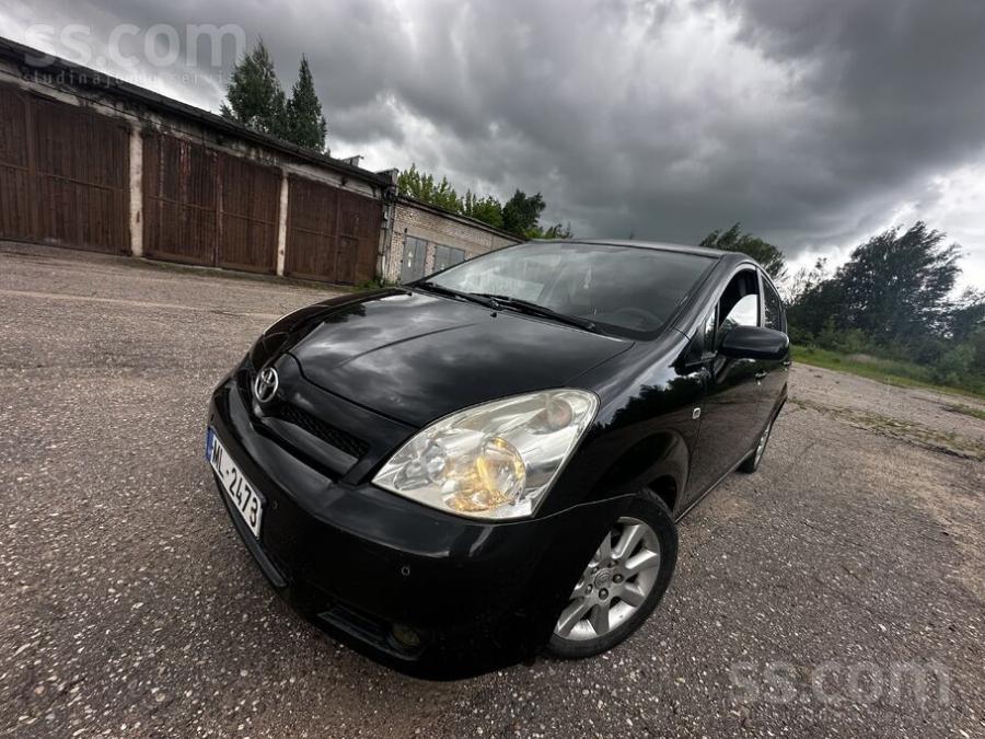 Melns Toyota Corolla Verso 2007 Daugavpils, ar dzinēja tilpumu 2.20 L un nobraukumu 322 tūkst. km par 2000 €, foto 1 vietnē AUTOMOTO.COM.LV