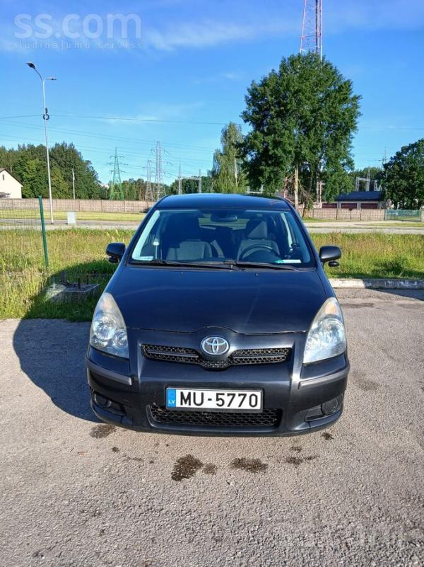 Melns Toyota Corolla Verso 2007 Rīga, ar dzinēja tilpumu 2.20 L un nobraukumu 272 tūkst. km par 2600 €, foto 3 vietnē AUTOMOTO.COM.LV