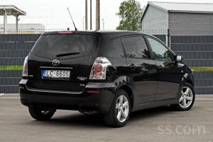 Melns Toyota Corolla Verso 2007 Ogre, ar dzinēja tilpumu 2.20 L un nobraukumu 327 tūkst. km par 1990 €, foto 3 vietnē AUTOMOTO.COM.LV