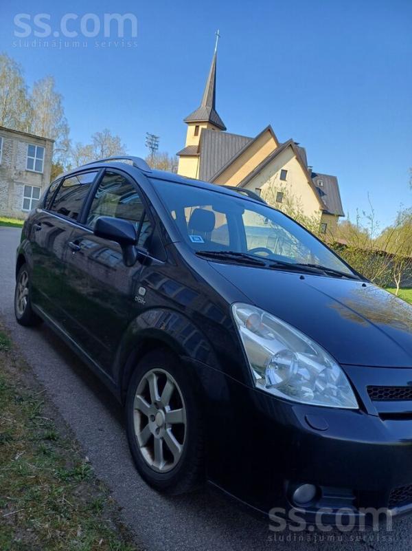 Black Toyota Corolla Verso 2007 in Riga, with an engine capacity of 2.20 L and mileage of 224 thousand km for 1450 €, photo 6 on AUTOMOTO.COM.LV