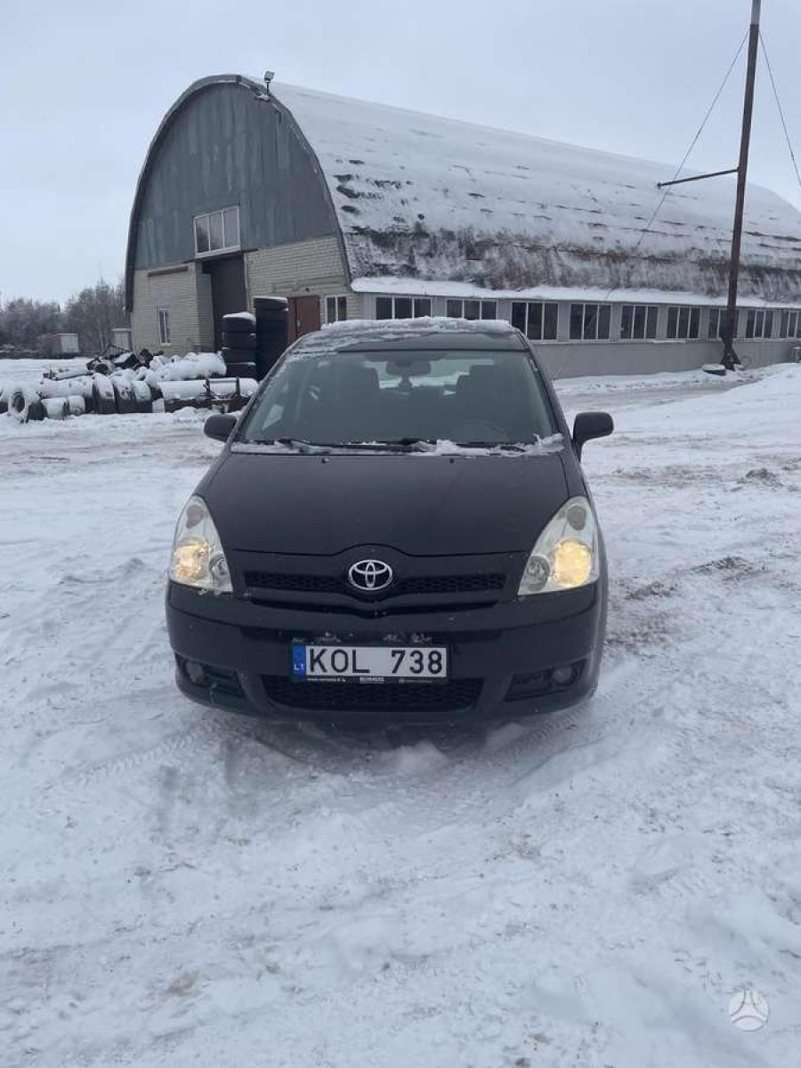 Melns Toyota Corolla Verso 2007 Alīta, ar dzinēja tilpumu 2.23 L un nobraukumu 329 tūkst. km par 2600 €, foto 2 vietnē AUTOMOTO.COM.LV