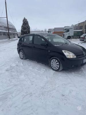 Melns Toyota Corolla Verso 2007 Alīta, ar dzinēja tilpumu 2.23 L un nobraukumu 329 tūkst. km par 2600 €, foto 4 vietnē AUTOMOTO.COM.LV