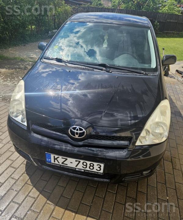 Melns Toyota Corolla Verso 2007 Valmiera, ar dzinēja tilpumu 2.20 L un nobraukumu 0 tūkst. km par 2300 €, foto 4 vietnē AUTOMOTO.COM.LV