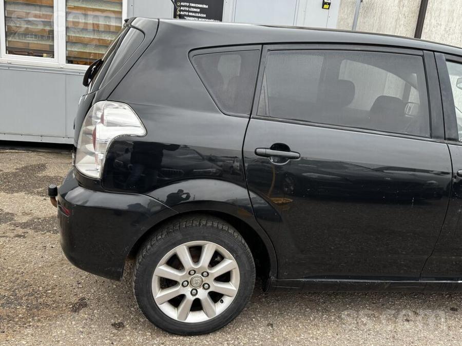 Melns Toyota Corolla Verso 2007 Daugavpils, ar dzinēja tilpumu 2.20 L un nobraukumu 0 tūkst. km par 1950 €, foto 8 vietnē AUTOMOTO.COM.LV
