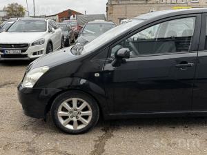 Melns Toyota Corolla Verso 2007 Daugavpils, ar dzinēja tilpumu 2.20 L un nobraukumu 0 tūkst. km par 1950 €, foto 9 vietnē AUTOMOTO.COM.LV