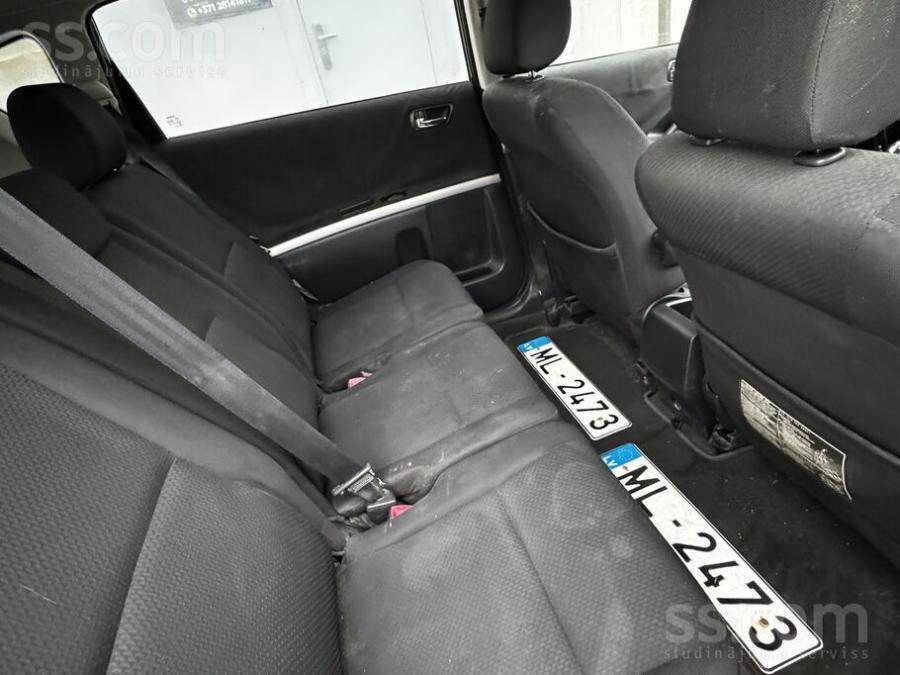 Melns Toyota Corolla Verso 2007 Daugavpils, ar dzinēja tilpumu 2.20 L un nobraukumu 0 tūkst. km par 1950 €, foto 15 vietnē AUTOMOTO.COM.LV