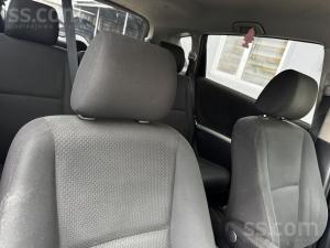 Melns Toyota Corolla Verso 2007 Daugavpils, ar dzinēja tilpumu 2.20 L un nobraukumu 0 tūkst. km par 1950 €, foto 17 vietnē AUTOMOTO.COM.LV