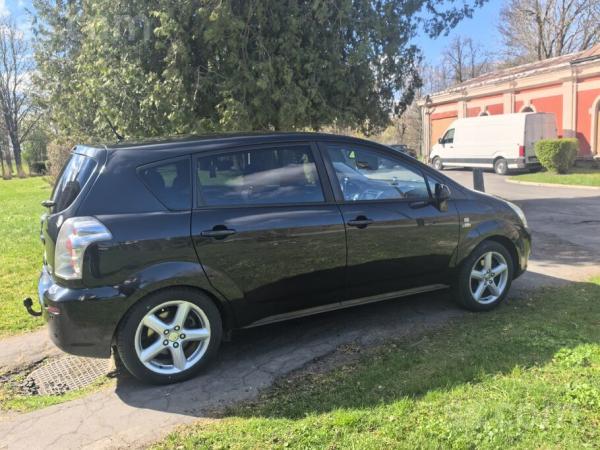 Melns Toyota Corolla Verso 2007 Rīga, ar dzinēja tilpumu 2.20 L un nobraukumu 297 tūkst. km par 1750 €, foto 5 vietnē AUTOMOTO.COM.LV