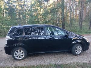 Melns Toyota Corolla Verso 2007 Daugavpils, ar dzinēja tilpumu 2.20 L un nobraukumu 266 tūkst. km par 2420 €, foto 3 vietnē AUTOMOTO.COM.LV