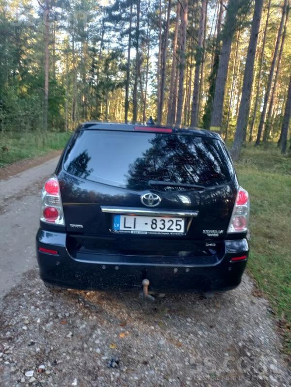 Melns Toyota Corolla Verso 2007 Daugavpils, ar dzinēja tilpumu 2.20 L un nobraukumu 266 tūkst. km par 2420 €, foto 3 vietnē AUTOMOTO.COM.LV