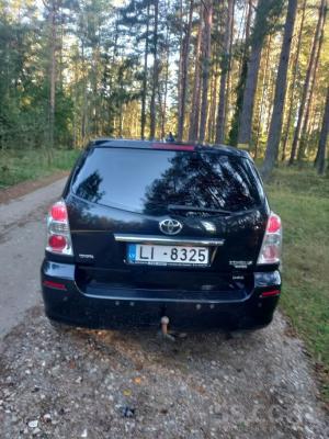 Melns Toyota Corolla Verso 2007 Daugavpils, ar dzinēja tilpumu 2.20 L un nobraukumu 266 tūkst. km par 2420 €, foto 4 vietnē AUTOMOTO.COM.LV