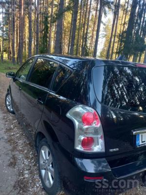Melns Toyota Corolla Verso 2007 Daugavpils, ar dzinēja tilpumu 2.20 L un nobraukumu 266 tūkst. km par 2420 €, foto 6 vietnē AUTOMOTO.COM.LV