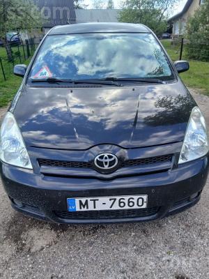 Melns Toyota Corolla Verso 2007 Gulbene, ar dzinēja tilpumu 2.20 L un nobraukumu 349 tūkst. km par 600 €, foto  vietnē AUTOMOTO.COM.LV