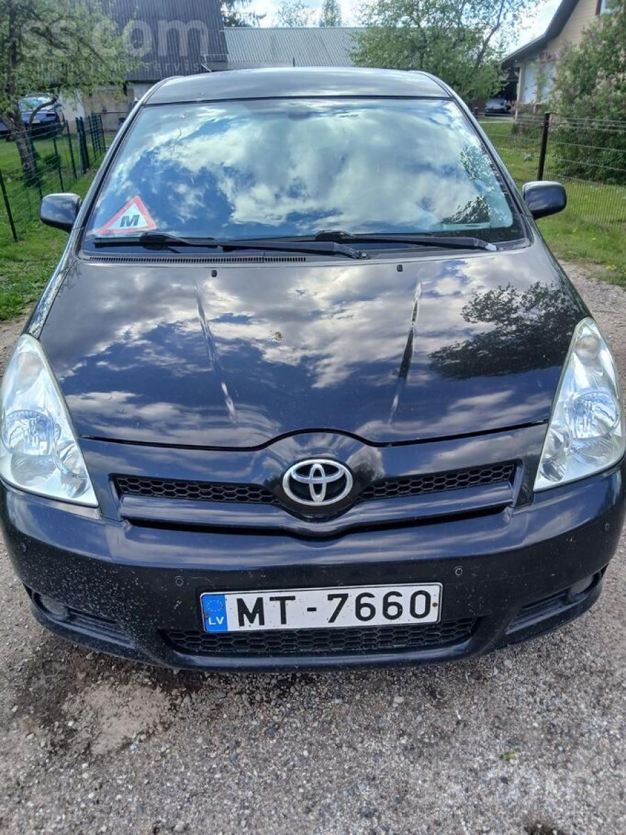 Melns Toyota Corolla Verso 2007 Gulbene, ar dzinēja tilpumu 2.20 L un nobraukumu 349 tūkst. km par 600 €, foto 1 vietnē AUTOMOTO.COM.LV