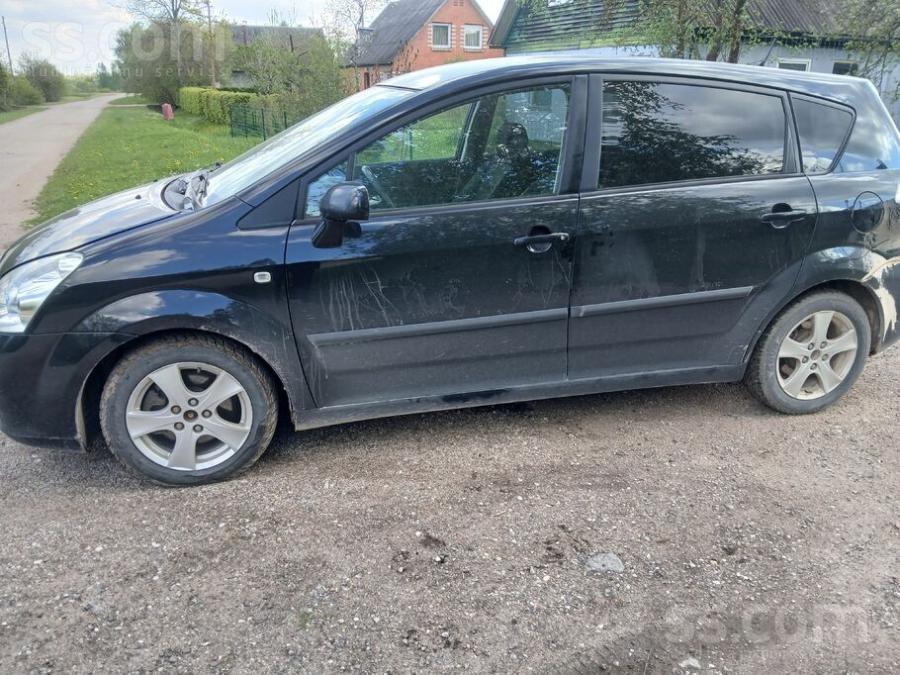 Melns Toyota Corolla Verso 2007 Gulbene, ar dzinēja tilpumu 2.20 L un nobraukumu 349 tūkst. km par 600 €, foto 4 vietnē AUTOMOTO.COM.LV