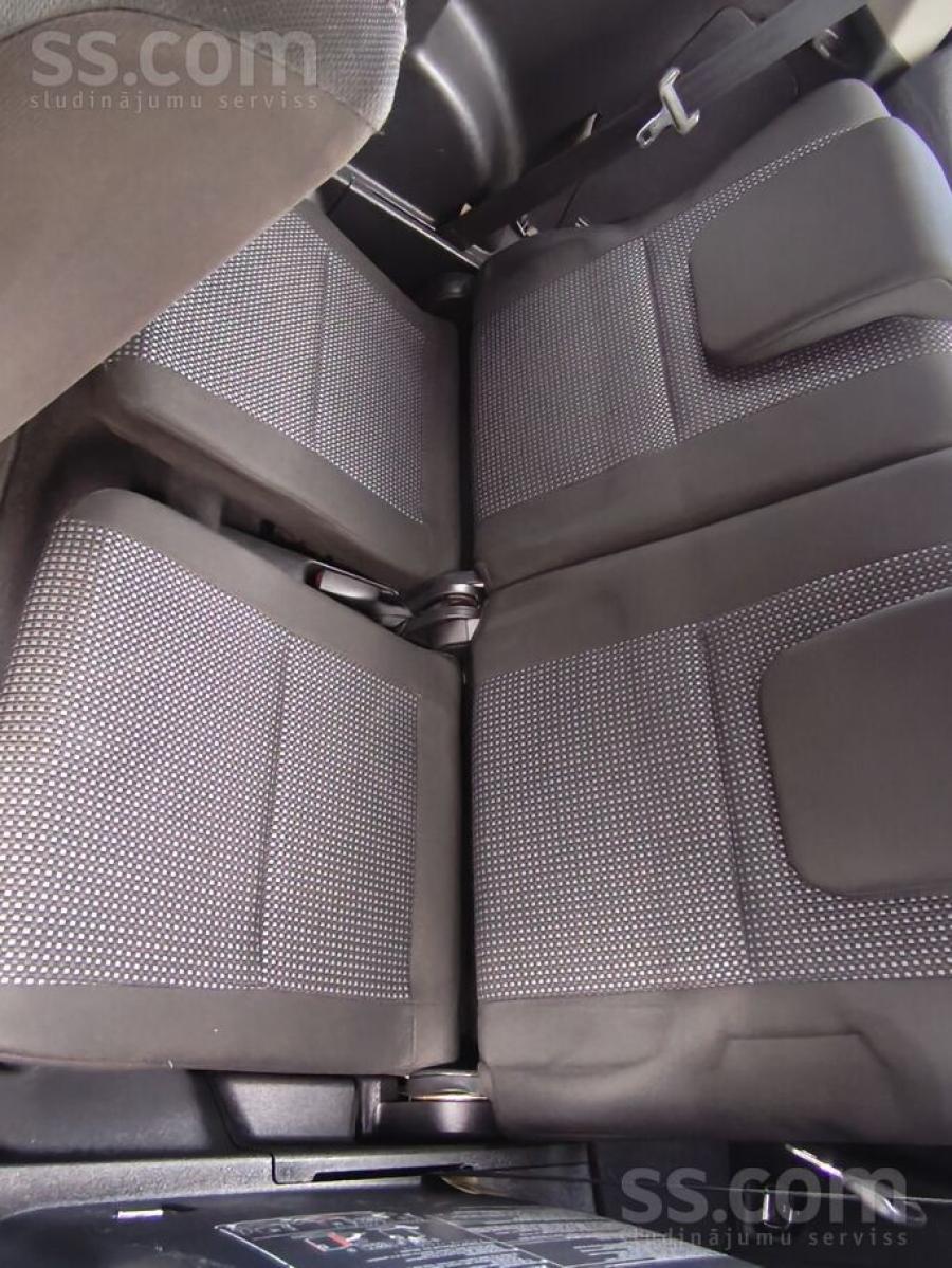Melns Toyota Corolla Verso 2007 Dobele, ar dzinēja tilpumu 2.20 L un nobraukumu 255 tūkst. km par 1555 €, foto 13 vietnē AUTOMOTO.COM.LV