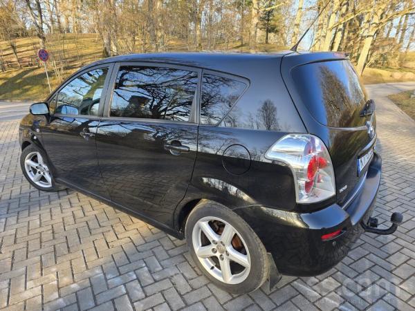 Melns Toyota Corolla Verso 2007 Talsi, ar dzinēja tilpumu 2.20 L un nobraukumu 258 tūkst. km par 2500 €, foto 1 vietnē AUTOMOTO.COM.LV