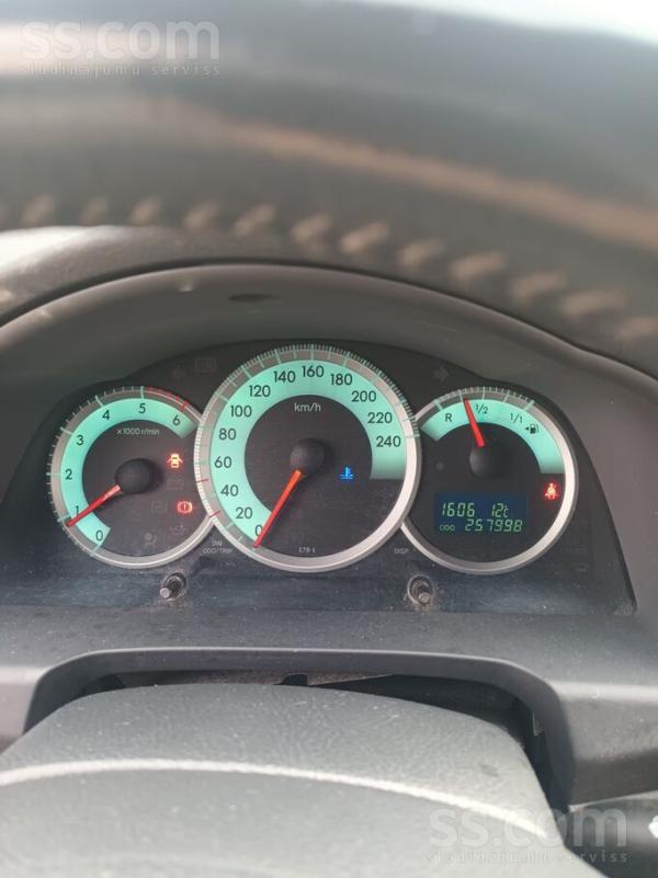 Melns Toyota Corolla Verso 2007 Talsi, ar dzinēja tilpumu 2.20 L un nobraukumu 258 tūkst. km par 2500 €, foto 8 vietnē AUTOMOTO.COM.LV