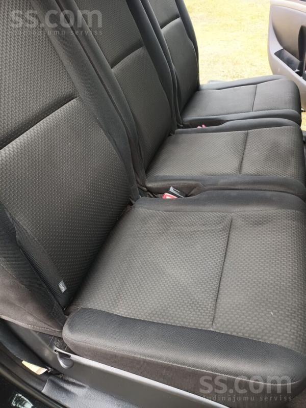 Melns Toyota Corolla Verso 2007 Talsi, ar dzinēja tilpumu 2.20 L un nobraukumu 258 tūkst. km par 2500 €, foto 10 vietnē AUTOMOTO.COM.LV