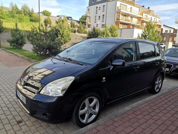 Melns Toyota Corolla Verso 2007 Klaipėda, ar dzinēja tilpumu 2.20 L un nobraukumu 289 tūkst. km par 1999 €, foto 5 vietnē AUTOMOTO.COM.LV