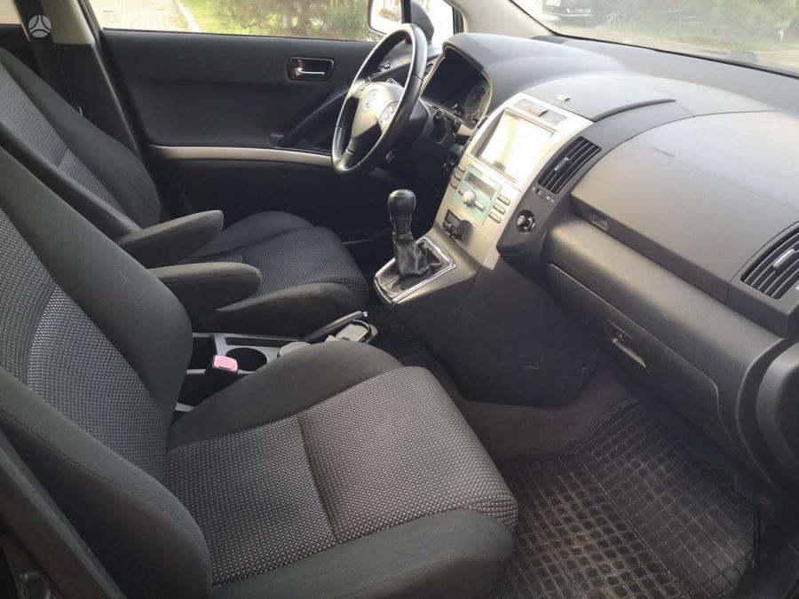Melns Toyota Corolla Verso 2007 Klaipėda, ar dzinēja tilpumu 2.20 L un nobraukumu 289 tūkst. km par 1999 €, foto 10 vietnē AUTOMOTO.COM.LV