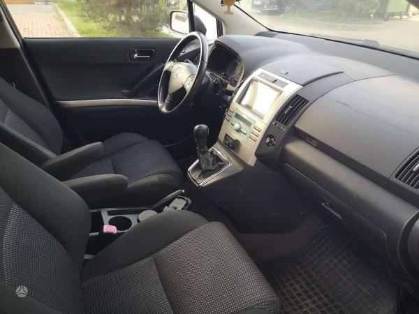 Melns Toyota Corolla Verso 2007 Klaipėda, ar dzinēja tilpumu 2.20 L un nobraukumu 289 tūkst. km par 1999 €, foto 10 vietnē AUTOMOTO.COM.LV