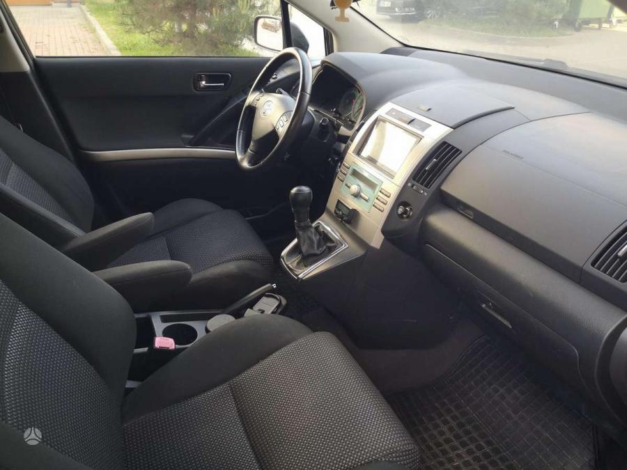 Melns Toyota Corolla Verso 2007 Klaipėda, ar dzinēja tilpumu 2.20 L un nobraukumu 289 tūkst. km par 1999 €, foto 11 vietnē AUTOMOTO.COM.LV