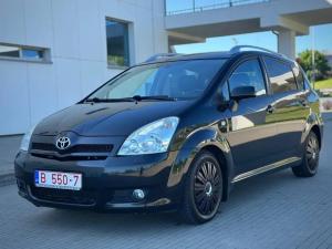 Black Toyota Corolla Verso 2007 in Rezekne, with an engine capacity of 2.20 L and mileage of 328 thousand km for 1990 €, photo 3 on AUTOMOTO.COM.LV