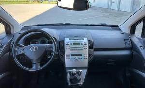 Black Toyota Corolla Verso 2007 in Rezekne, with an engine capacity of 2.20 L and mileage of 328 thousand km for 1990 €, photo 10 on AUTOMOTO.COM.LV