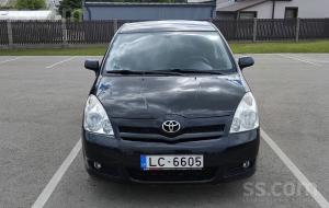 Black Toyota Corolla Verso 2007 in Jekabpils, with an engine capacity of 2.20 L and mileage of 330 thousand km for 2200 €, photo  on AUTOMOTO.COM.LV