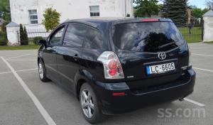 Black Toyota Corolla Verso 2007 in Jekabpils, with an engine capacity of 2.20 L and mileage of 330 thousand km for 2200 €, photo 3 on AUTOMOTO.COM.LV