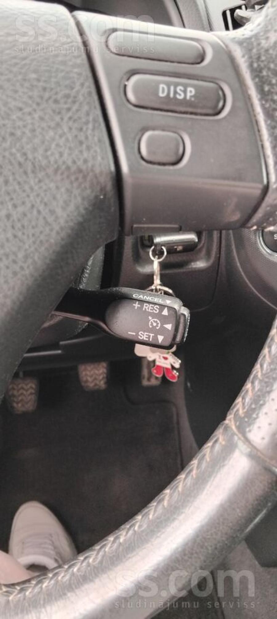 Black Toyota Corolla Verso 2007 in Jekabpils, with an engine capacity of 2.20 L and mileage of 330 thousand km for 2200 €, photo 10 on AUTOMOTO.COM.LV